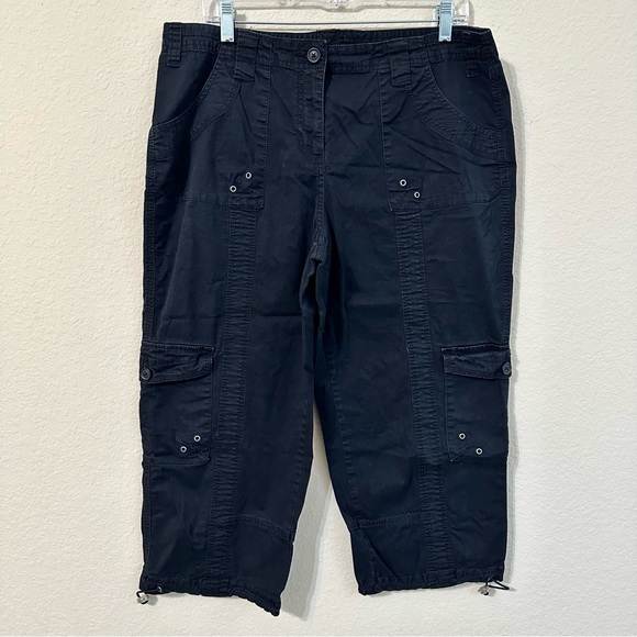 Style & Co. | Pants & Jumpsuits | Style Co Capri Cargo Pants Black ...